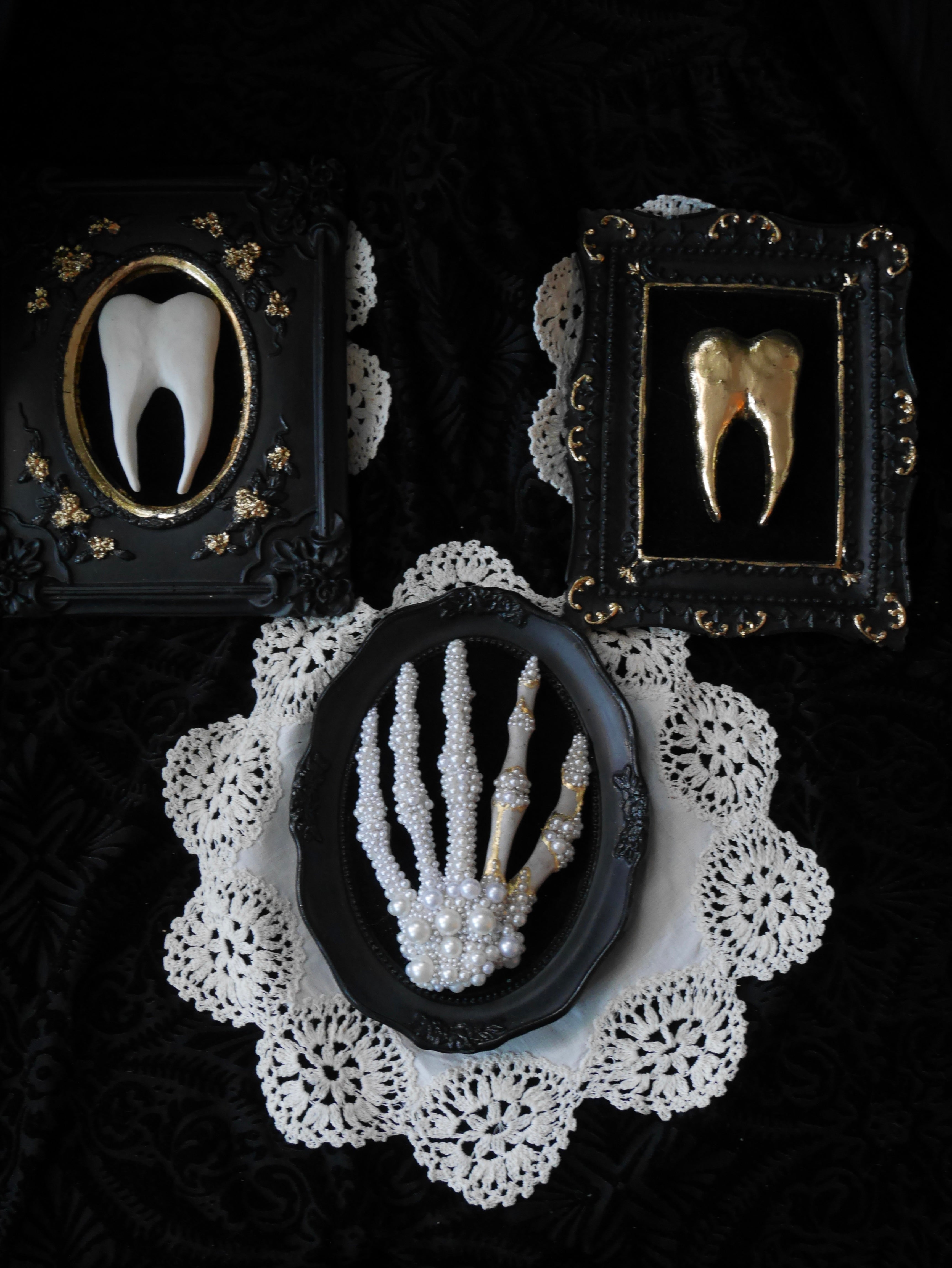 Pearl – Skeleton Hand Wall Sculpture – Anatomy Collection – A Familiar ...